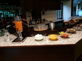 Café da manhã continental grátis todos os dias