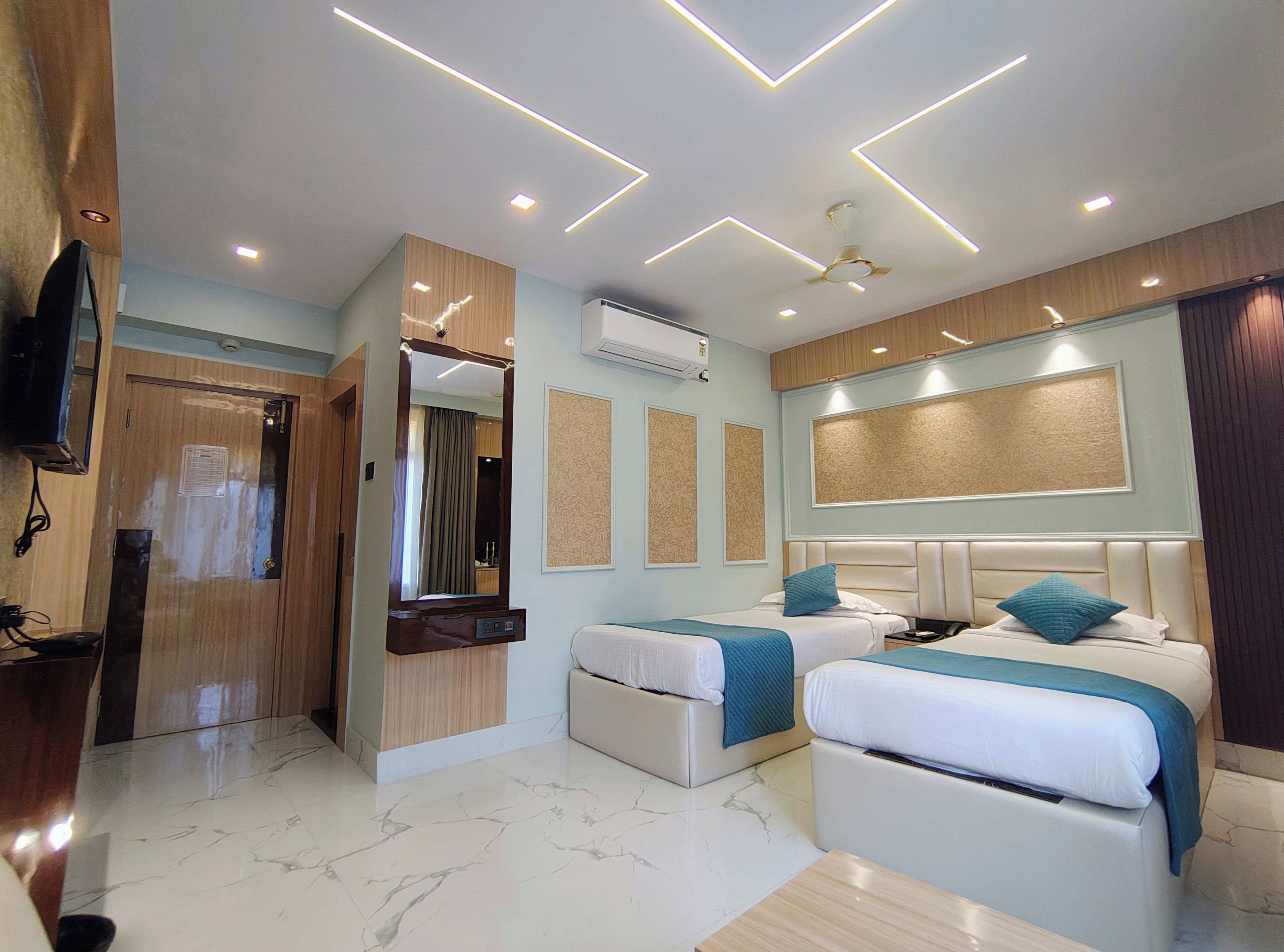 Quarto luxo, 1 quarto, vista para a cidade | Roupas de cama premium, cofres nos quartos, escrivaninha