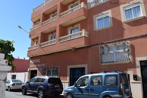 Fachada da propriedade