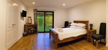 Apartamento standard, 3 quartos (Sleeps 8) | Roupas de cama de algodão egípcio, roupas de cama premium