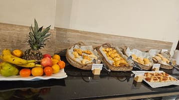Café da manhã continental grátis todos os dias