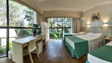 Quarto luxo | Frigobar, escrivaninha, espaço de trabalho para notebook