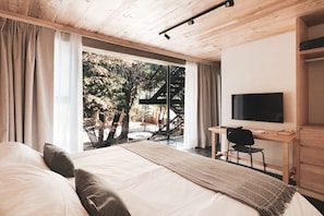 Suite Sénior | Cofre no quarto, com decoração personalizada, ferro/tábua de engomar 