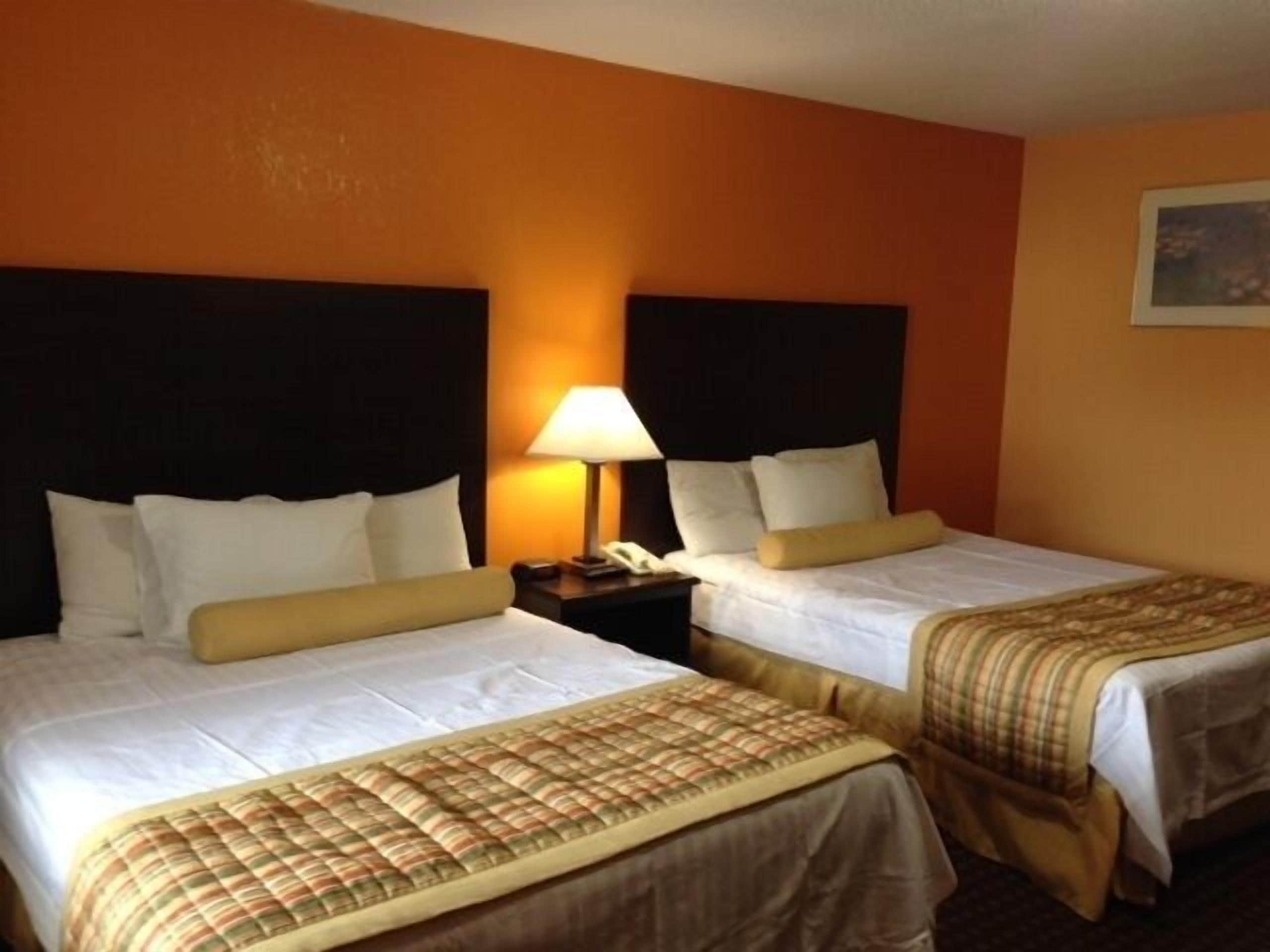 Quarto Standard, 2 camas de casal | Com decoração personalizada, com mobília individualizada, secretária 