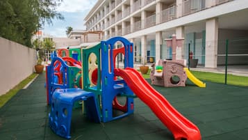 Área de recreio para crianças (ao ar livre)