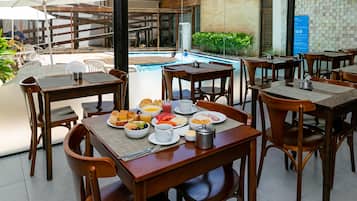 Pequeno-almoço tipo buffet diário incluído