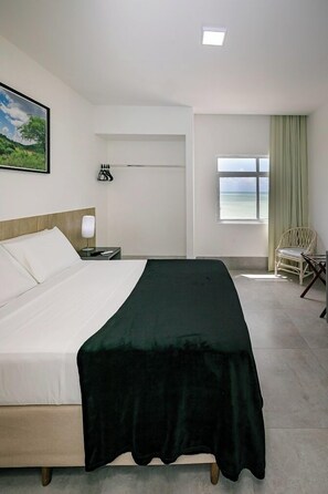 Quarto Superior, vista para o oceano | Roupa hipoalergénica, minibar, cofre no quarto 