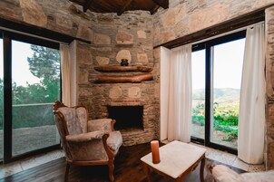 Chalé Standard | Minibar, secretária, ferro/tábua de engomar 