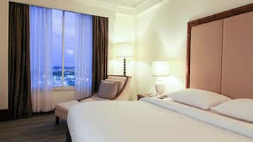 Deluxe Premium King Bed | Cofre no quarto, secretária, cortinas/cortinados opacos