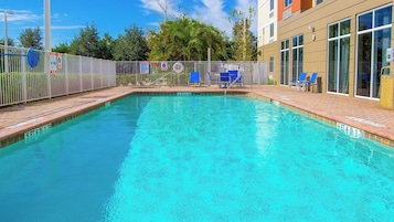 Piscina externa