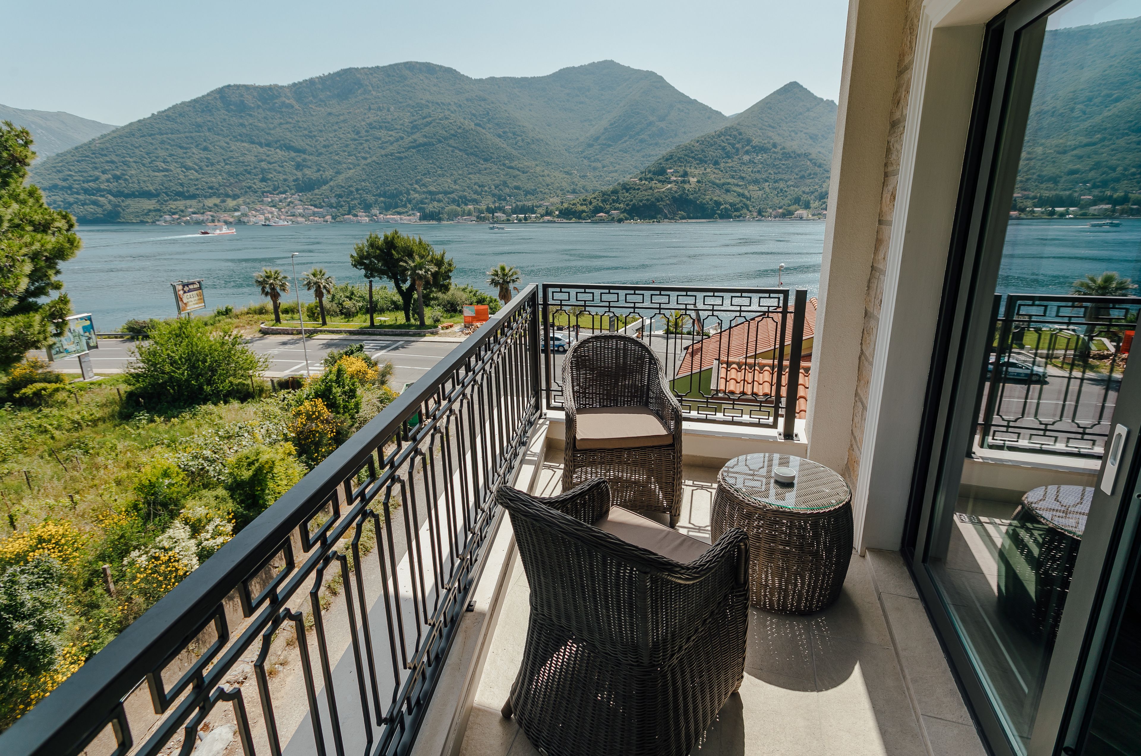 Suite Júnior, varanda, vista parcial para o mar | Vista para o lago