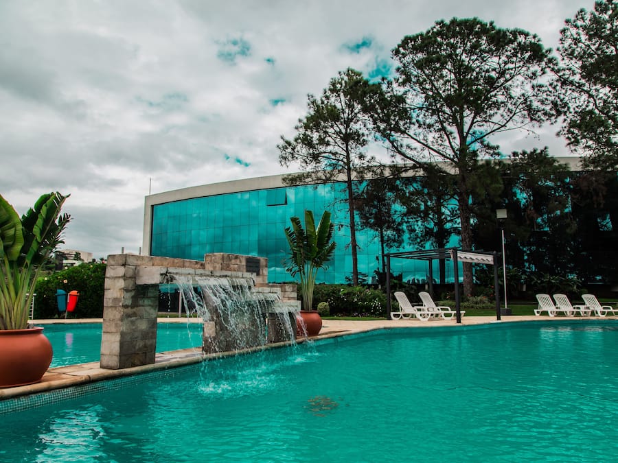 2 piscinas externas