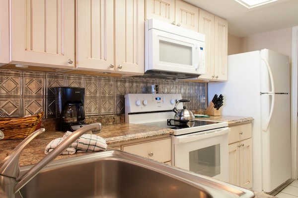 Beach Place Guesthouses - Cocoa Beach, FL