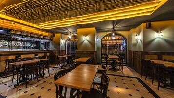 Pequenos-almoços, almoços e jantares servidos