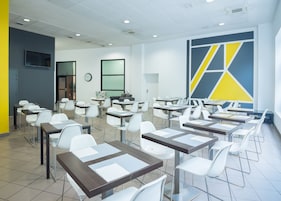 Pequeno-almoço tipo buffet diário mediante uma taxa