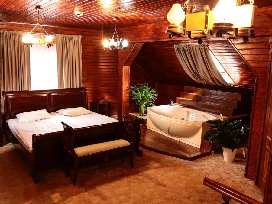 Cofre no quarto, ferro/tábua de engomar