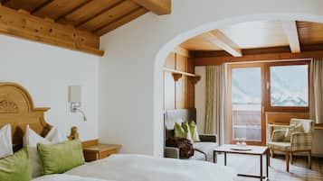 Apartamento standard, sacada | Frigobar, cofres nos quartos, individualmente decorados