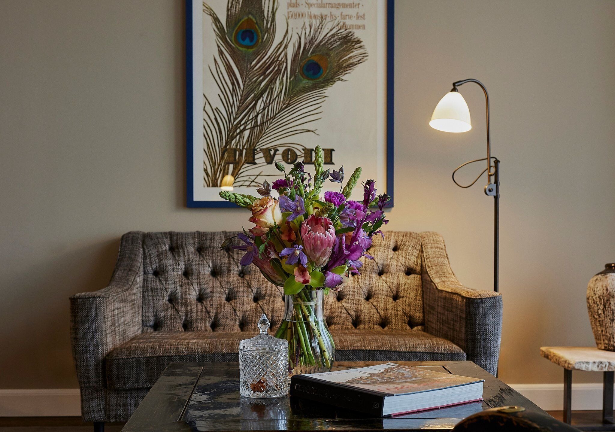 Suite-Estúdio Premium, terraço | Sala de estar | Televisor de ecrã plano de 43 polegadas com canais por cabo, televisor 