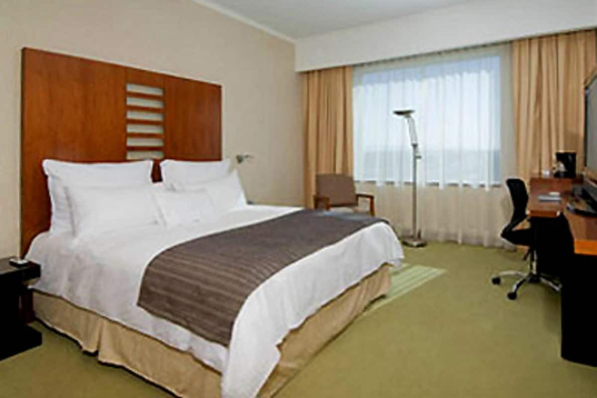 Minibar, cofre no quarto, secretária