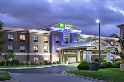 Holiday Inn Express - Village West