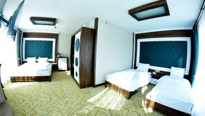 Quarto família | Escrivaninha, quartos à prova de som, Wi-Fi de cortesia