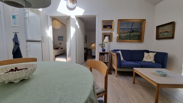 Apartamento Clássico (Penalhuzet) | Sala de estar | Piso aquecido 