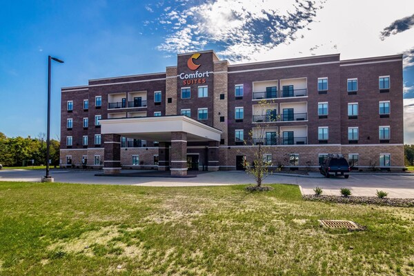 Comfort Suites Brunswick Town Center - Medina, OH