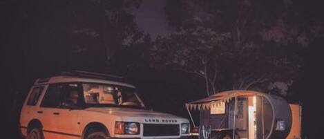 Fachada do alojamento (tarde/noite)