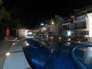 5 piscinas exteriores, espreguiçadeiras 