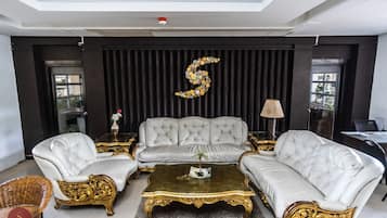 Lounge no saguão
