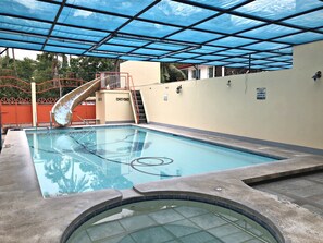 Book Praferosa Resort in Calamba | Hotels.com