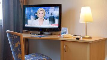 Quarto triplo | Escrivaninha, cortinas blackout, quartos à prova de som