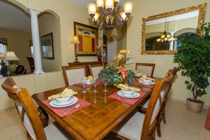 Vila, 4 quartos | Opções para refeição no quarto