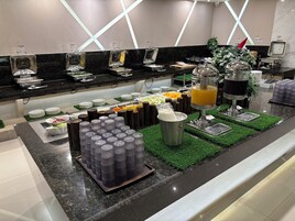 Café da manhã self-service todos os dias mediante uma taxa