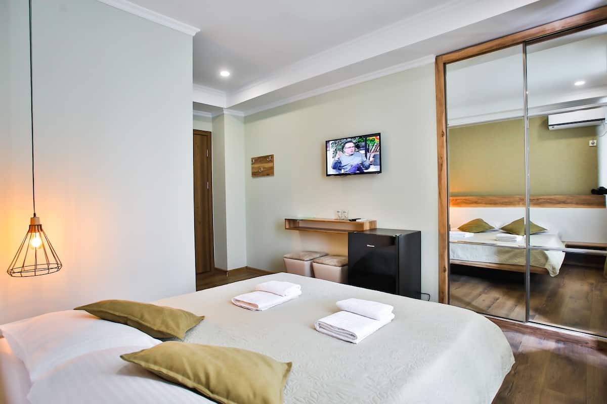 1 quarto, individualmente decorados, individualmente mobiliados