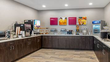 Pequeno-almoço self-service diário incluído
