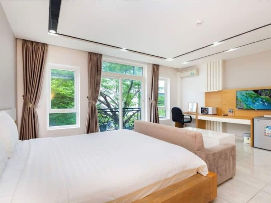 Apartamento premium | Cofres nos quartos, escrivaninha, cortinas blackout