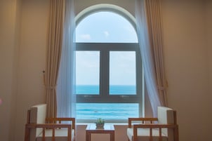 Suite Familiar, várias camas, vista para o mar, em frente ao mar | Vista para a praia ou o mar