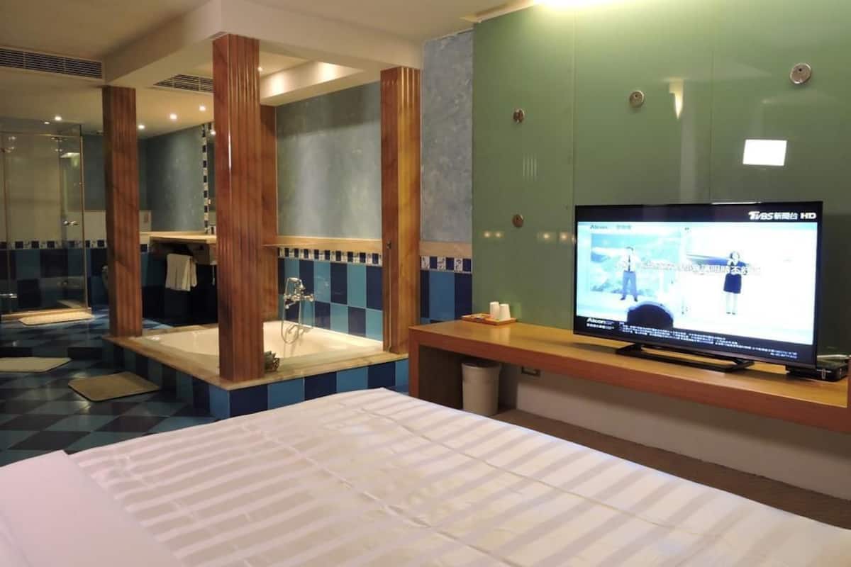 Quarto Duplo Deluxe, não fumadores | Cortinas/cortinados opacos, Wi-fi grátis, roupa de cama fornecida
