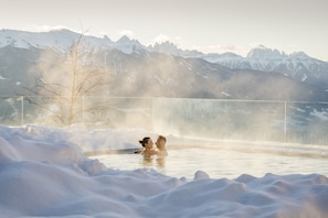 Sauna seca, banheira de hidromassagem, sauna a vapor