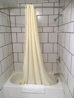 Banheira de imersão, toalhas de banho