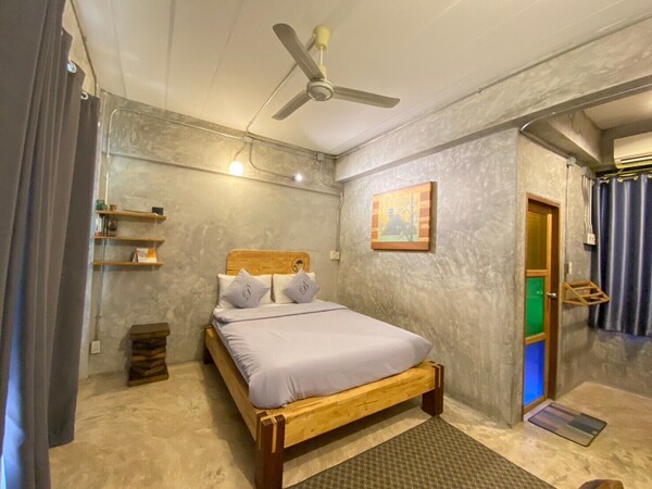 The Picturebook Guesthouse - Mae Sot