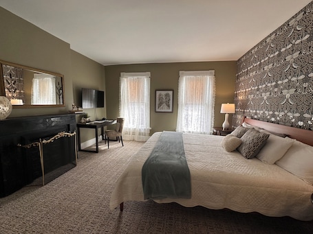 Quarto clássico, 1 cama King, para não fumantes, banheiro privativo | Roupas de cama premium, individualmente decorados