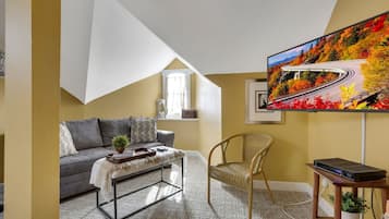 Suíte com design assinado, várias camas, para não fumantes, banheiro privativo | 1 quarto, roupas de cama premium, individualmente decorados
