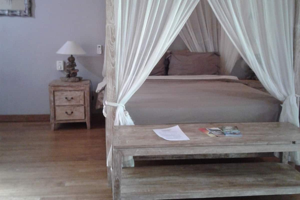 Quarto Duplo Deluxe, vista para o mar | Roupa de alta qualidade, secretária, cortinas/cortinados opacos