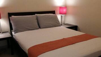 Estúdio, 1 cama queen-size e sofá-cama | Secretária, quartos insonorizados, ferro/tábua de engomar