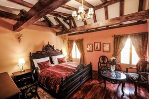 Quarto (Deluxe King 304) | Lençóis de algodão egípcio, roupa de alta qualidade, cofre no quarto 