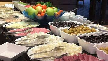 Pequeno-almoço tipo buffet diário incluído
