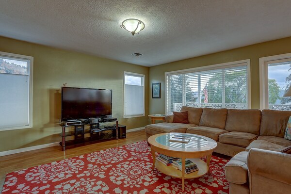 Northern Lights 3 Bedroom Home By Redawning - White Salmon, WA