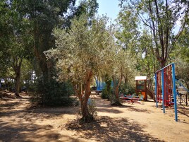 Área de recreio para crianças (ao ar livre)